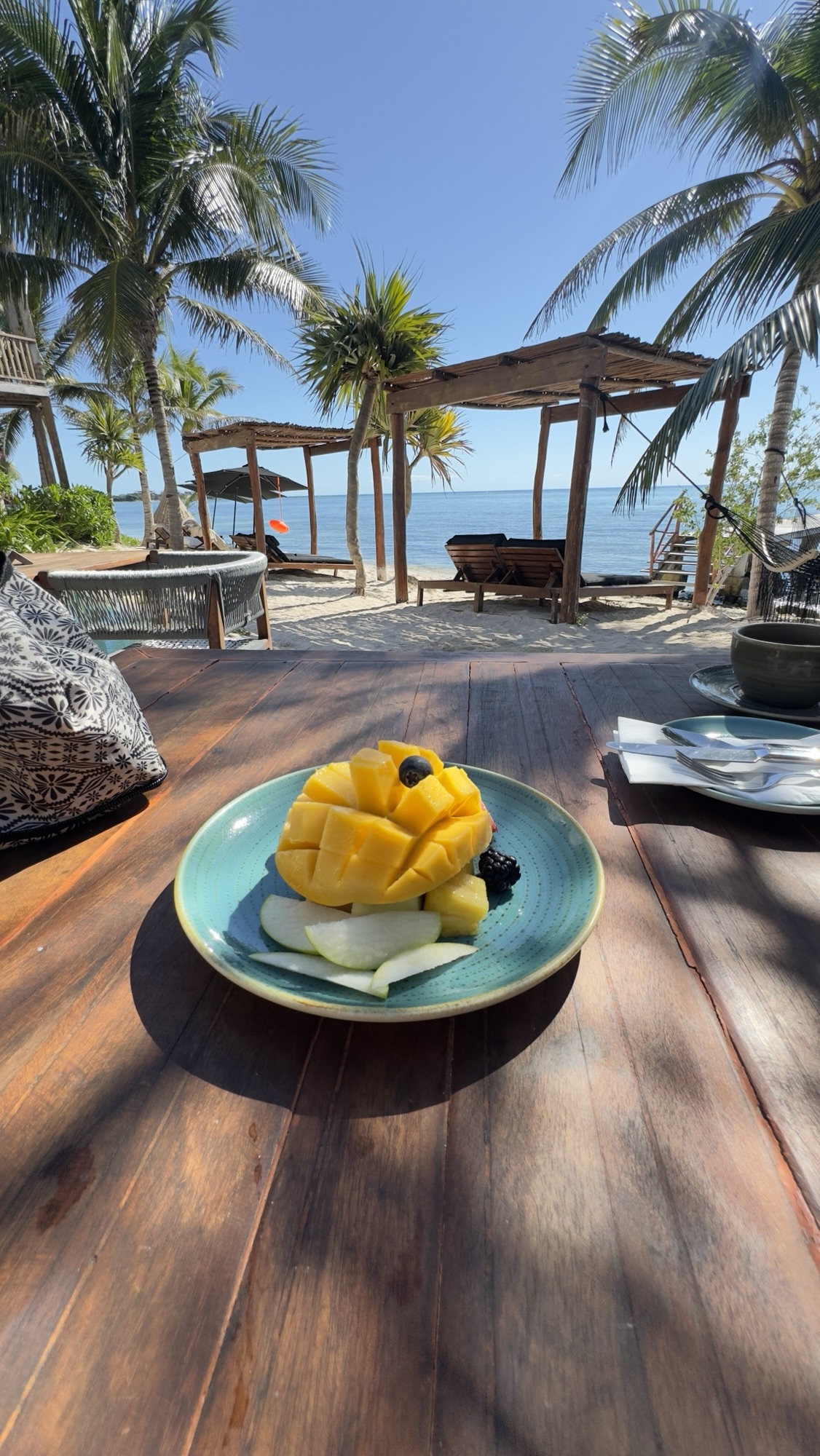 FashionsWeek: Beauty, Fashion, Travel, Tech & Dining By Maya Litovsky ...